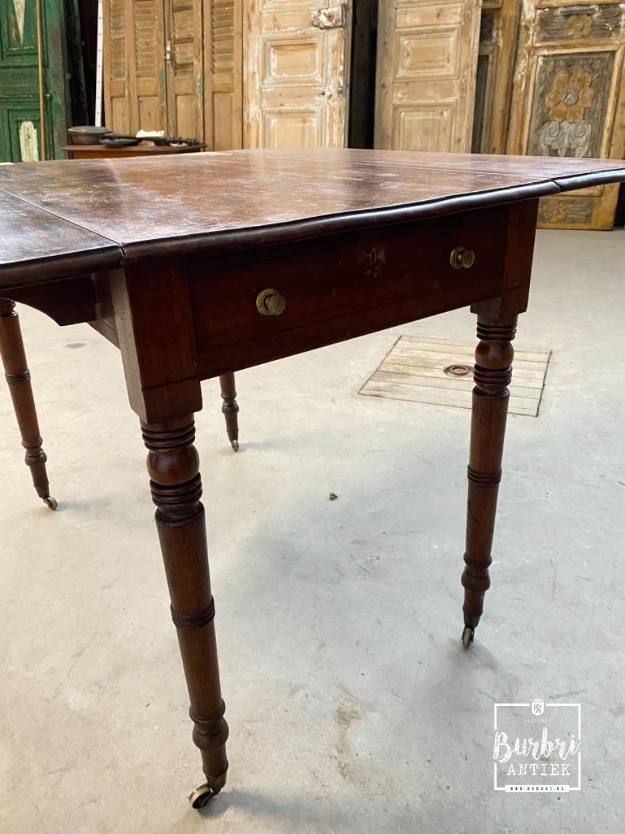 Antique table - Tafel & Stoelen - Antieke meubels - Burbri