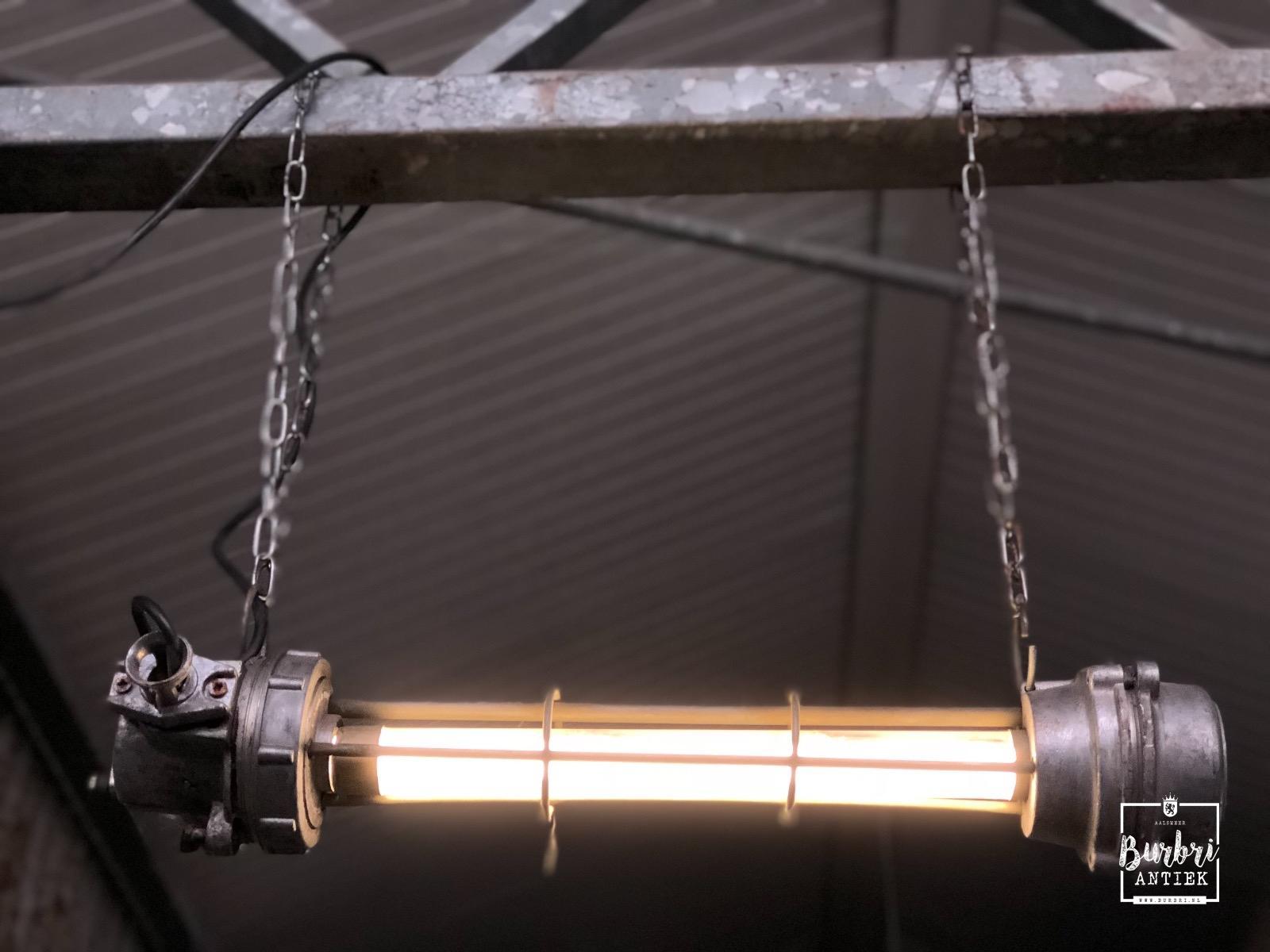 Lamp Industrieel stijl in Hout - Industriële TL lampen - Industriële ...