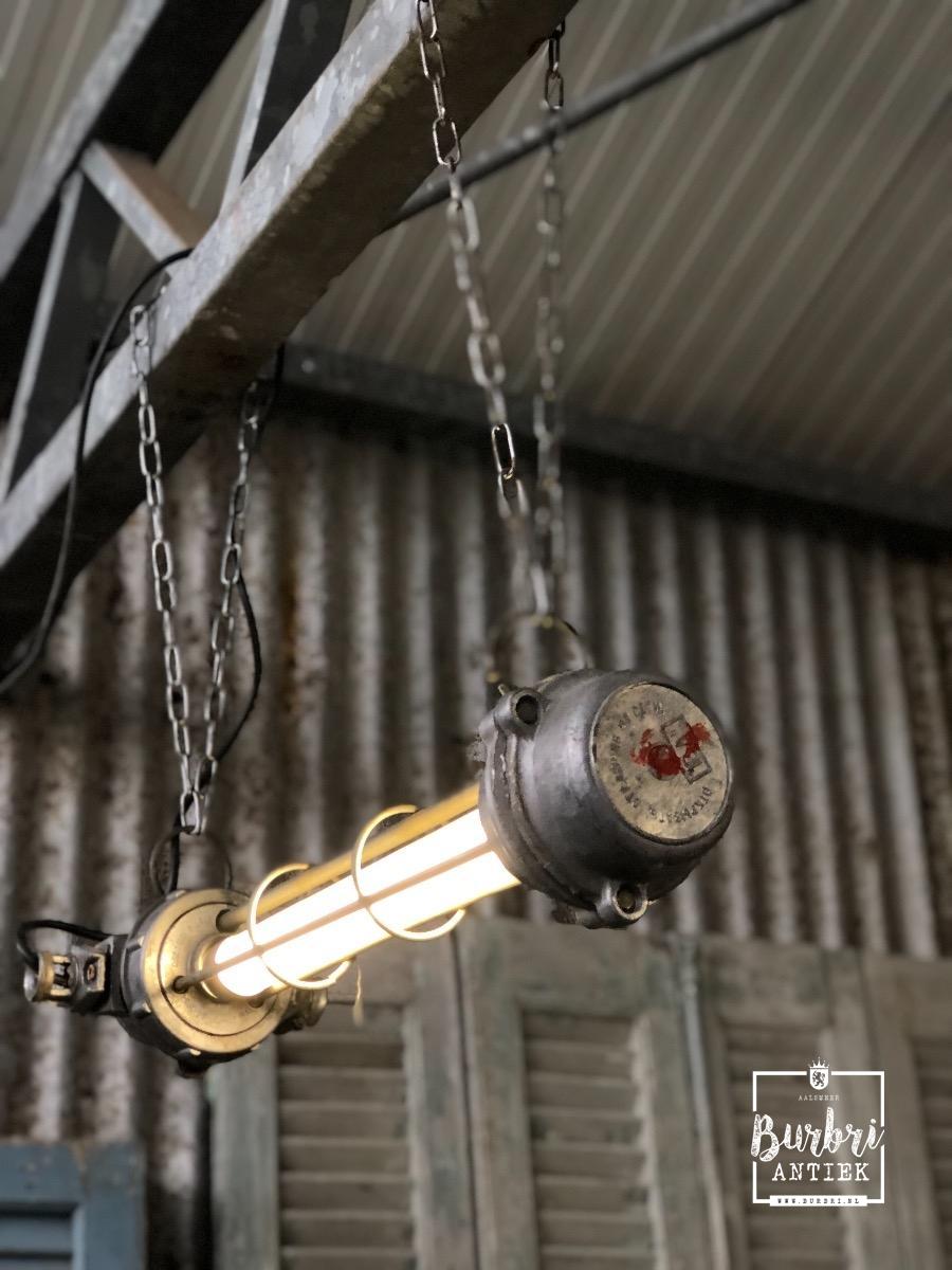 Lamp Industrieel stijl in Hout - Industriële TL lampen - Industriële ...